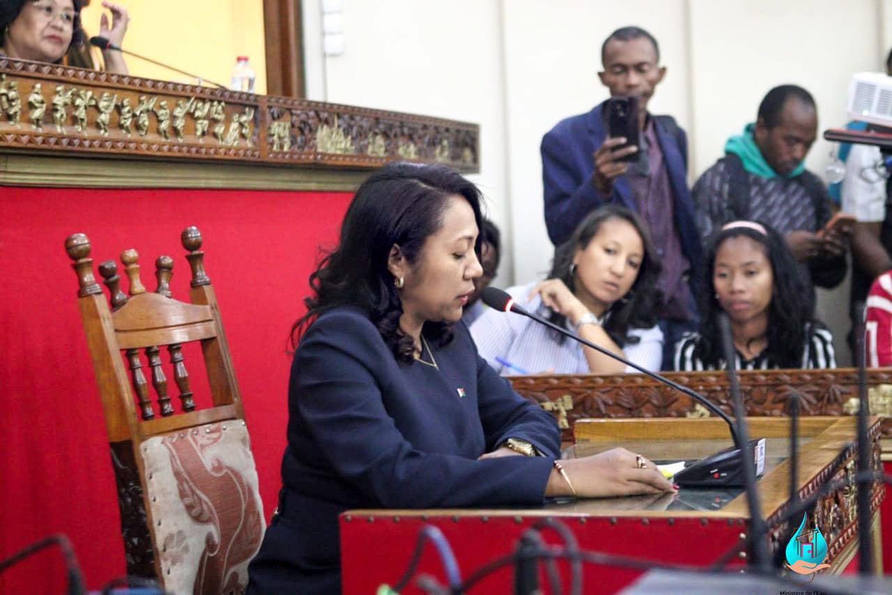 Tsimbazaza, 17 Novambra 2025: Tonga namaly ny antson’ny ...