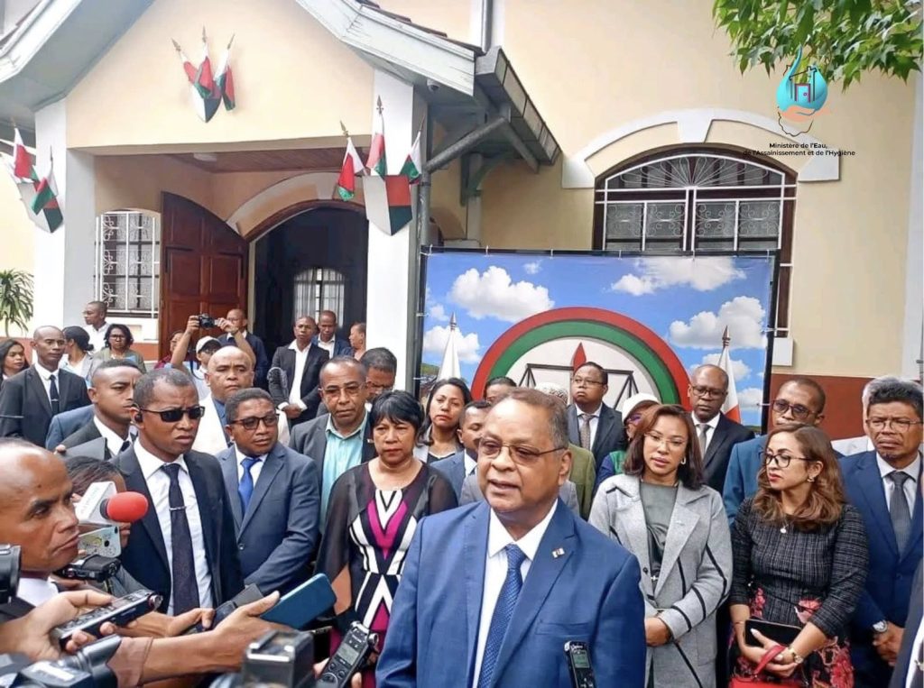 Ramatoa Minisitry ny Rano nanao ny Fanambaram-pananana teny amin’ny HCC ...